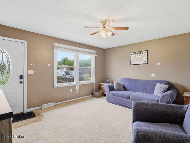 107 Ravenwood Dr