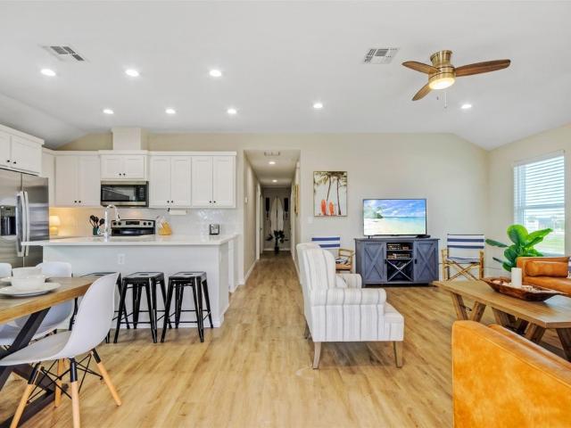 107 Red Fish Ln, Port Aransas, TX 78373 | MLS #472430