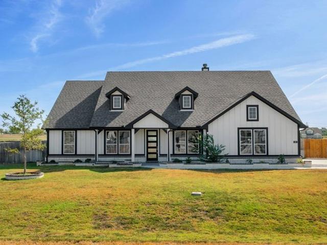 107 Redcliff Ct, Rhome, TX 76078