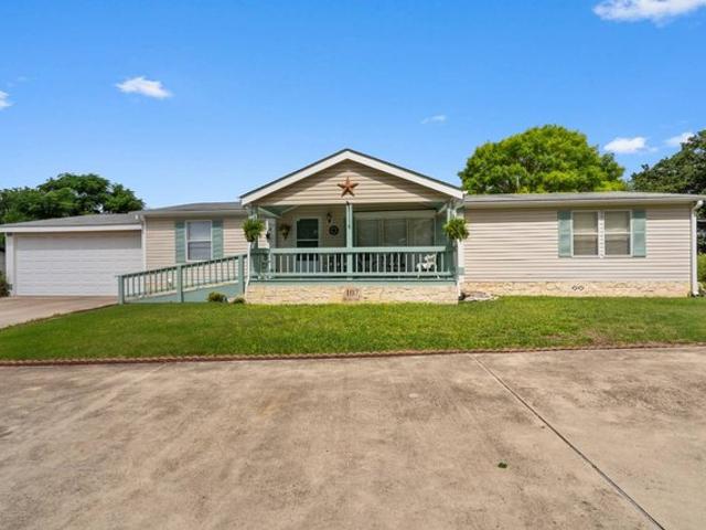 107 River Oak Dr, Ingram, TX 78025