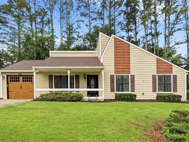 107 Riverchase Dr, Woodstock, GA 30188