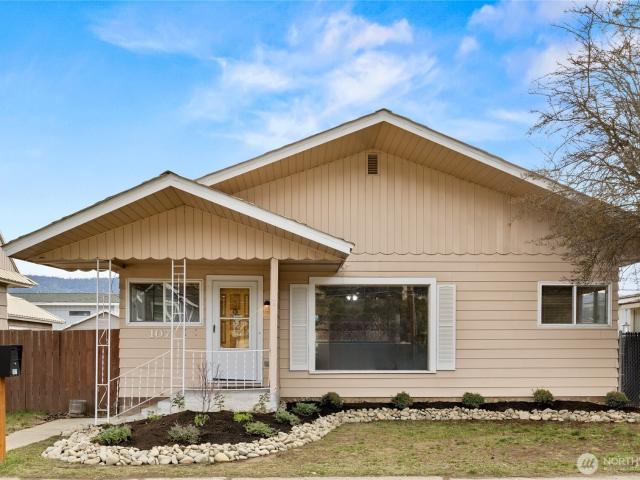 107 W 2nd St, Cle Elum, WA 98922 | MLS #2498 | Compass