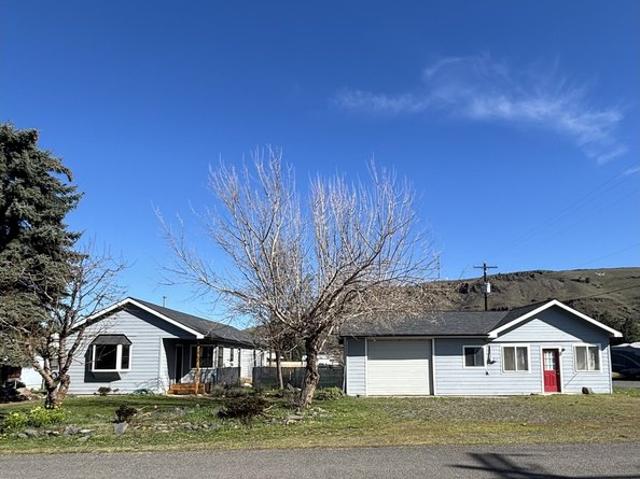 107 W 2nd St, Wallowa, OR 97885