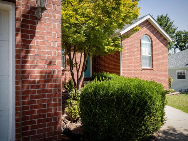 107 W Twin Oak Drive