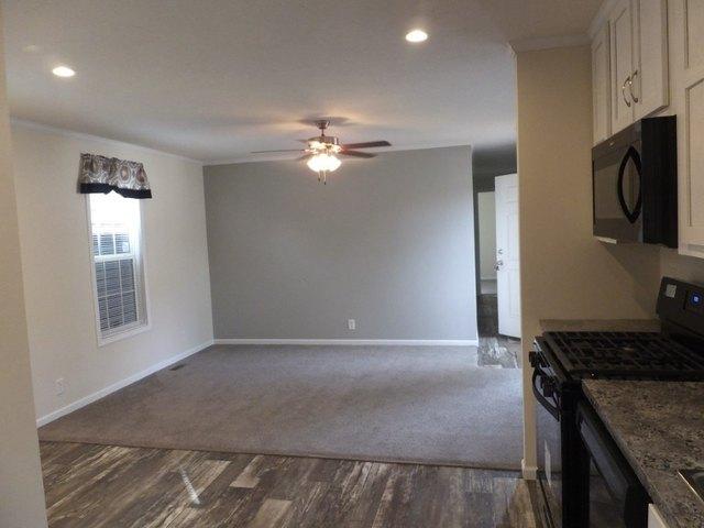 107 W Woodstock Ln, Holland, OH 43528