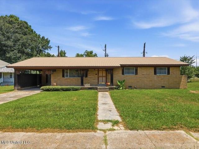 107 W Bell Ave, Mendenhall, MS 39114