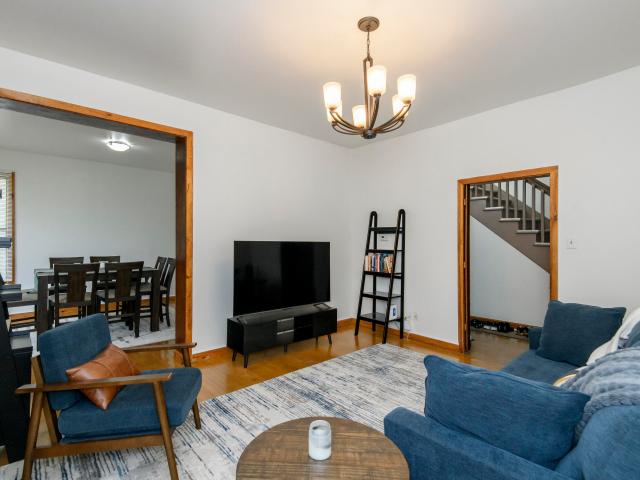 107 W Brown St
