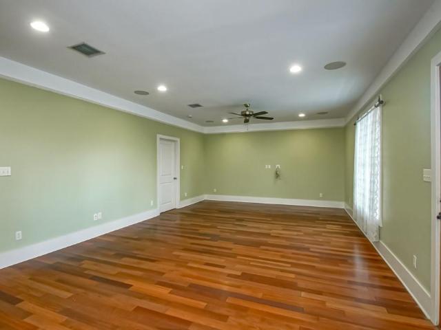 107 W Brooks Street