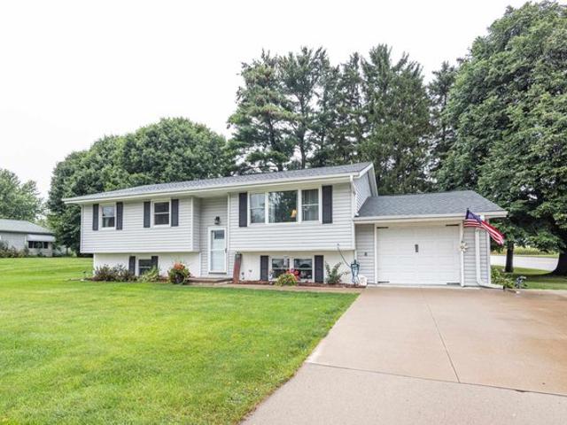 107 W Bryan St, Cuba City, WI 53807