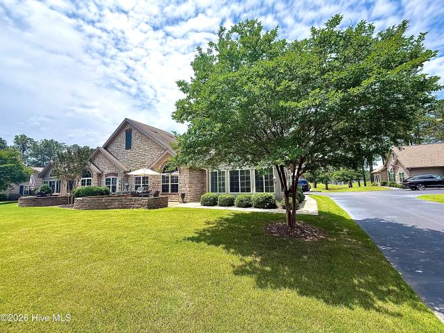 107 W Chelsea Court