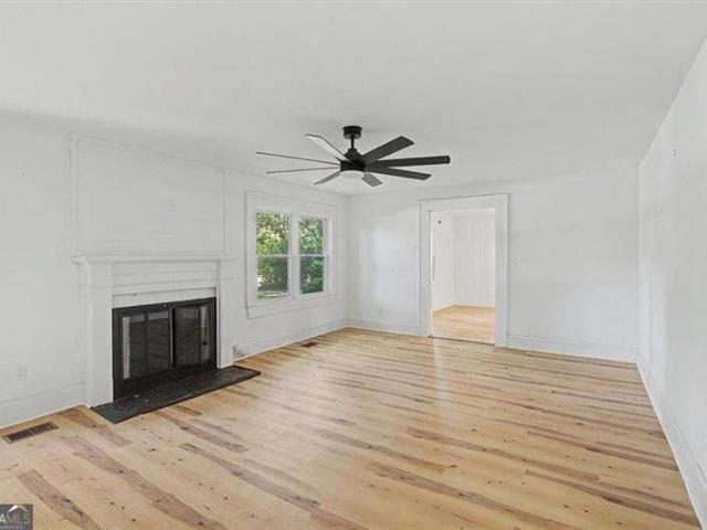 107 W Fairmount Avenue