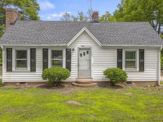 107 W Marion Rd, Greenville, SC 29617