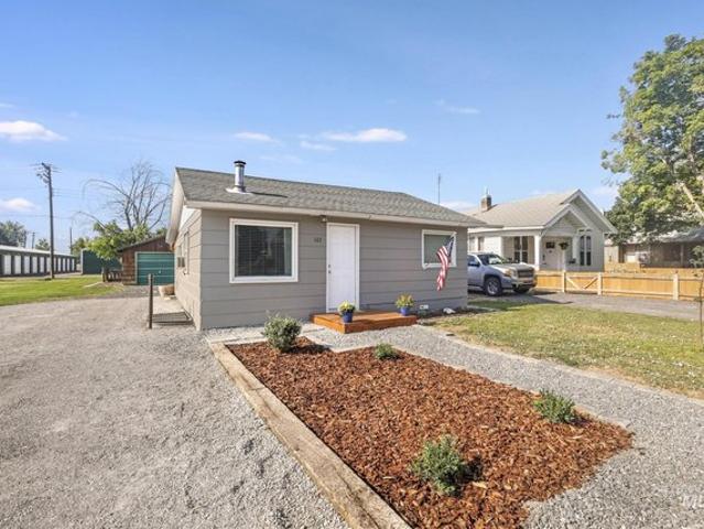 107 W Midway St, Filer, ID 83328
