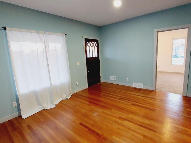 107 W Oak Street