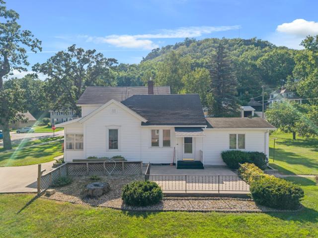 107 W Rushford Avenue