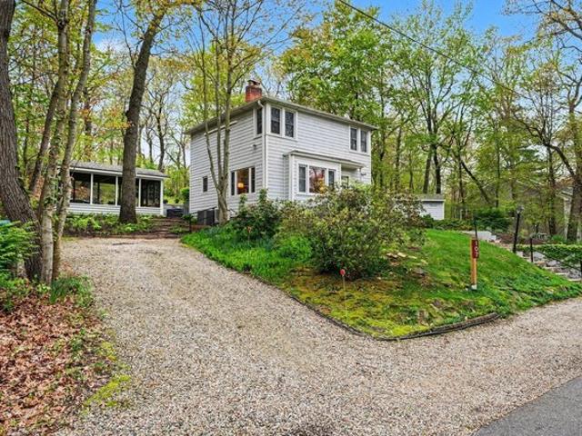 107 W Stillwater Ave, Beverly Shores, IN 46301