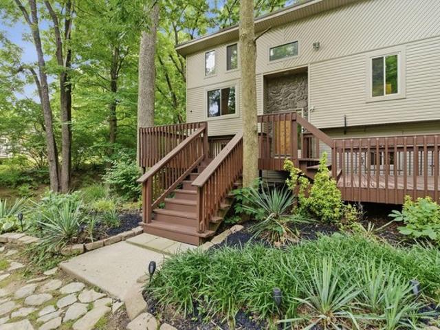 107 Woodlane Cir, Lawrenceburg, KY 40342