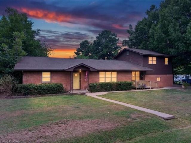 107 Woodrow Ave, Poteau, OK 74953