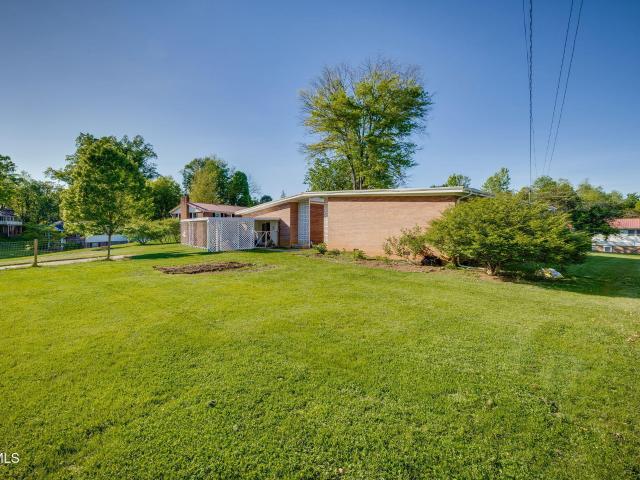 107 Wayfair Drive