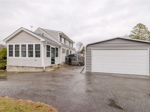107 Walker St, Swansea, MA 02777 | MLS #1401 | Compass