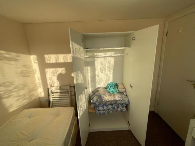 107 Warren Road NW27NH