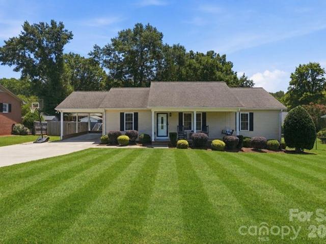 107 Wendover Dr, Lincolnton, NC 28092