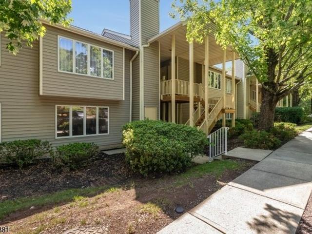 107 Westchester Ter, Clinton Township, NJ 08801