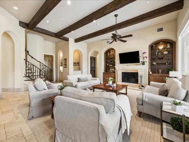 107 Willowend Drive