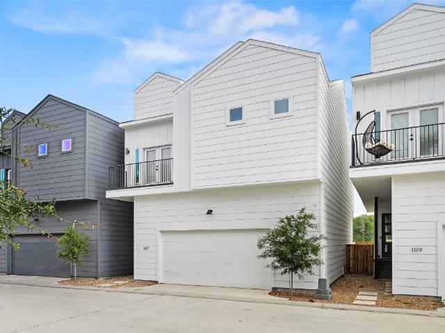 107 Tolima Dove St, Houston, TX 77022 | MLS #52618