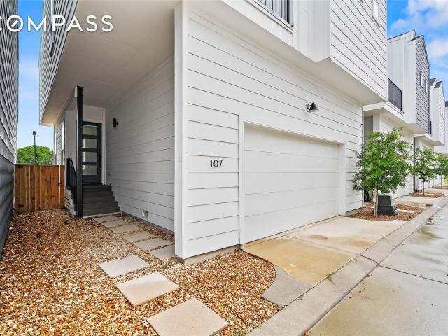107 Tolima Dove St, Houston, TX