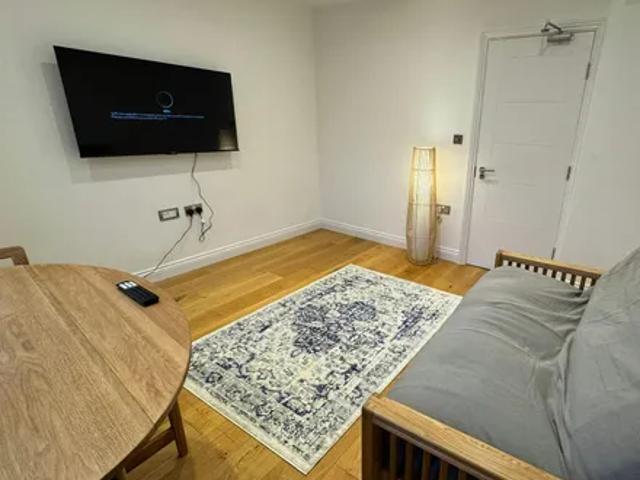 107 Upper Street, Angel, London, N1 2TU, United Kingdom | 2 bed apartment for rent #160135894 | Rentberry