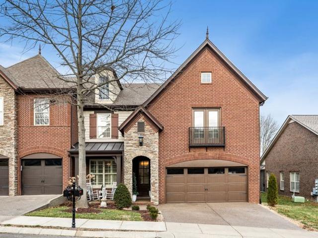 107 Village Cir, Lebanon, TN 37087