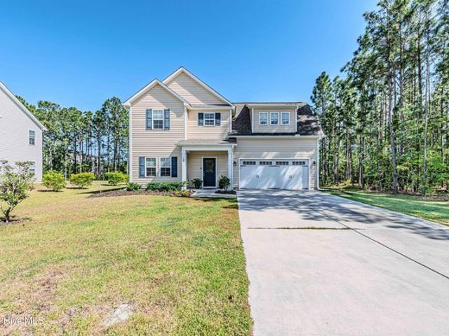 107 Village Dr, Holly Ridge, NC 28445