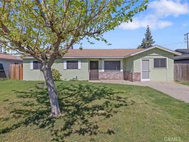 10840 Beverly Dr, Hanford, CA 93230