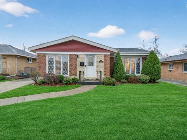 10845 Claridge Ave, Westchester, IL 60154