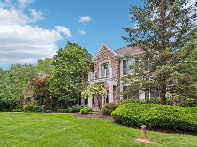 10845 Stella Ln, Chagrin Falls, OH 44023