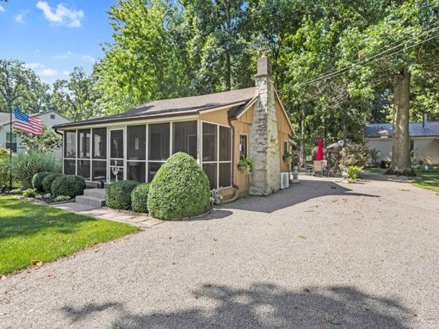 10848 Seminole Shore Dr, Huntsville, OH 43324