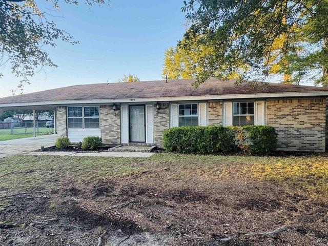 1084 Caddo St, Camden, AR 71701
