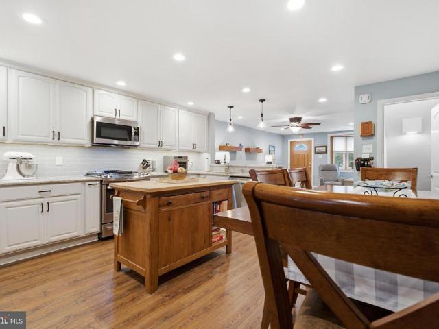 1084 Cedarwood Road