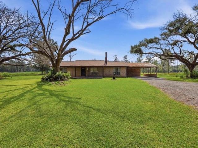 1084 County Road 3133, Buna, TX 77612