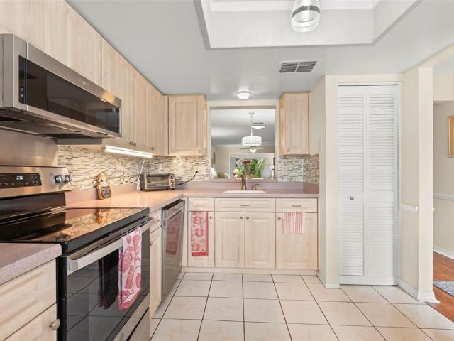 1084 Dunrobin Dr, Unit D, Palm Harbor, FL 34684 | MLS #TB8466