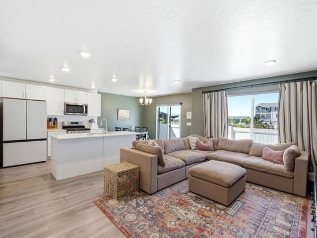1084 E Pilot St, Saratoga Springs, UT 84045