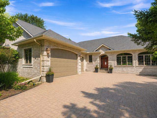 1084 Parkview Lane