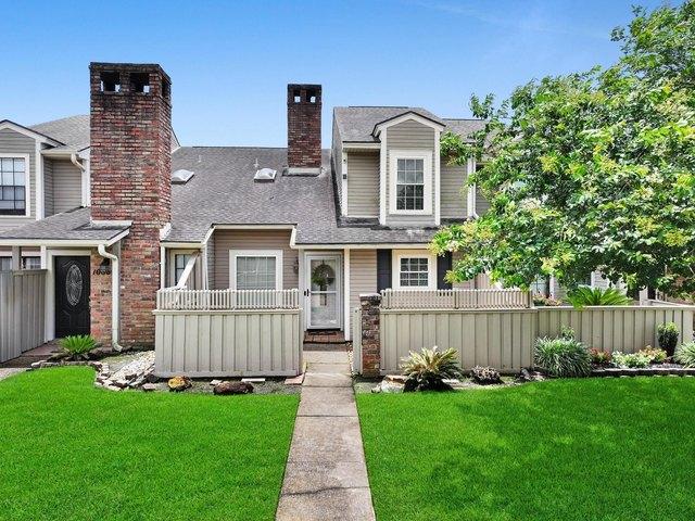 1084 Sunmeadow Dr, Beaumont, TX 77706
