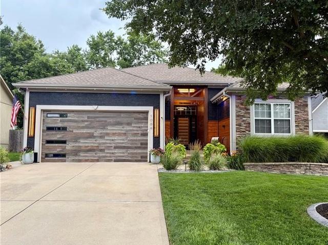 1084 W Cothrell St, Olathe, KS 66061