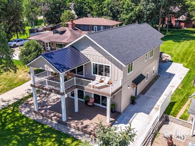 1084 W Lake Dr, Detroit Lakes, MN 56501