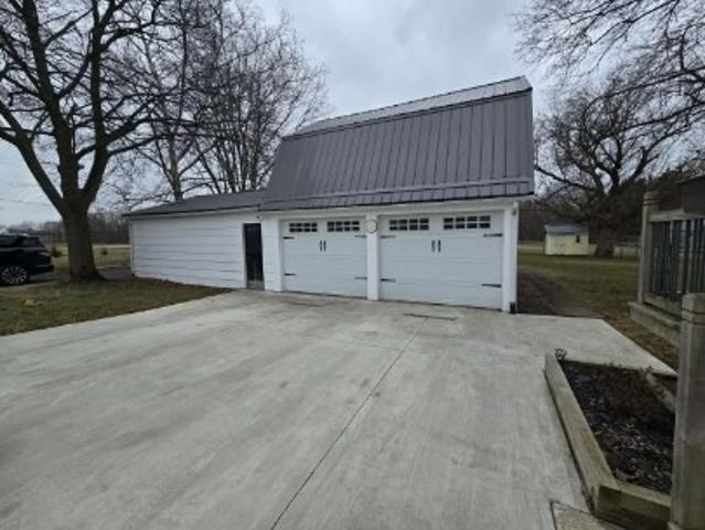 1084 Yale Farm