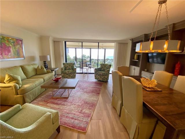 10851 Gulf Shore Dr, Unit 303, Naples, FL 34108 | MLS #225052