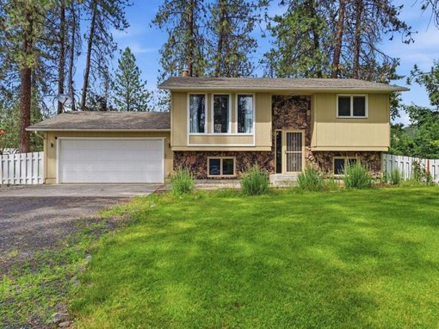 10852 W Sagewood Rd, Nine Mile Falls, WA 99026