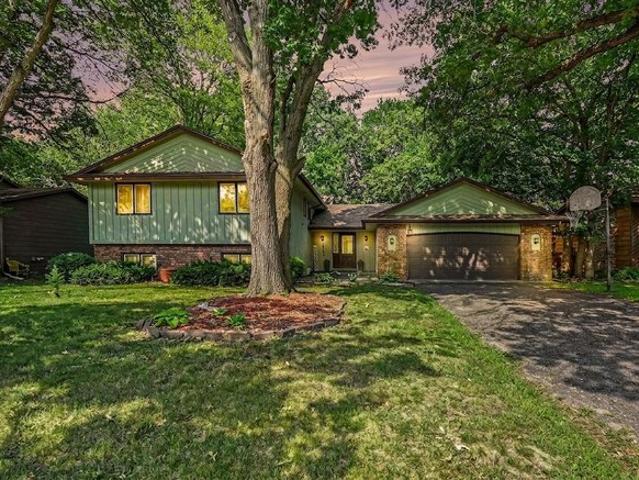 10852 Fillmore St NE, Blaine, MN 55434